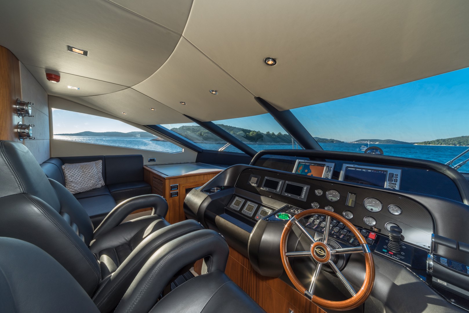 Sunseeker 80 Yacht