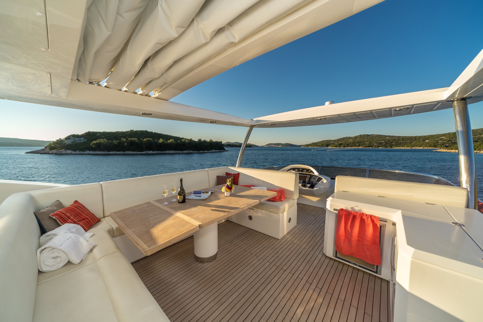 Sunseeker 80 Yacht